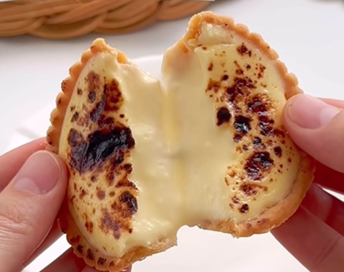 Resep Mini Burn Cheese Tart: Camilan Lumer dengan Kulit Pie Renyah ...