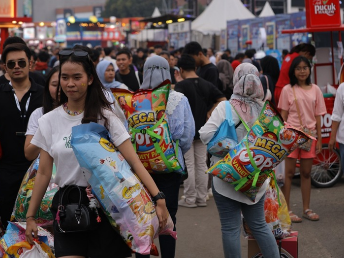 Viral di Jakarta Fair 2025, Ini Deretan Jajanan dengan Kemasan Raksasa