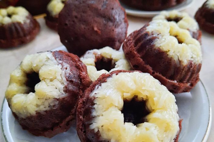 6 Resep Kue Putu Ayu Kukus Kekinian, Cara Membuatnya Simple!