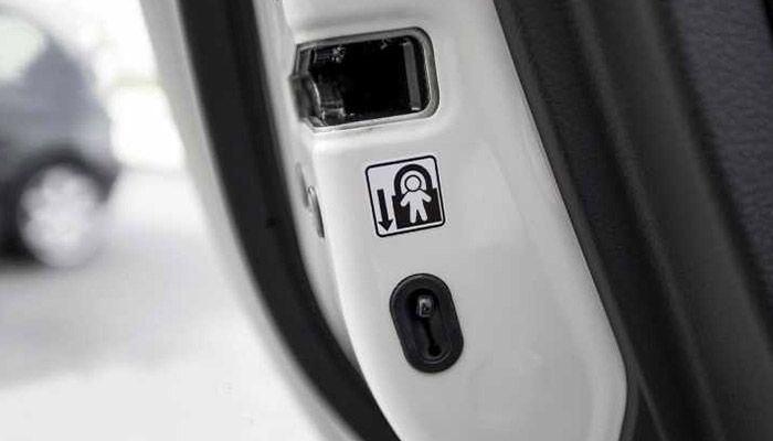 Mengenal Fungsi Fitur Child Lock di Pintu Baris Kedua Mobil yang Punya ...