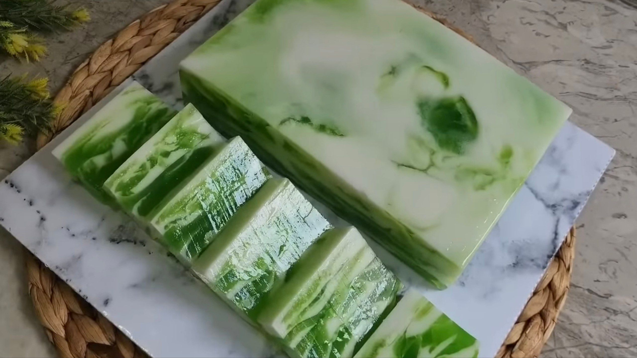 Resep Puding Marmer Pandan yang Lembut dan Lezat, Mudah Dibuat!