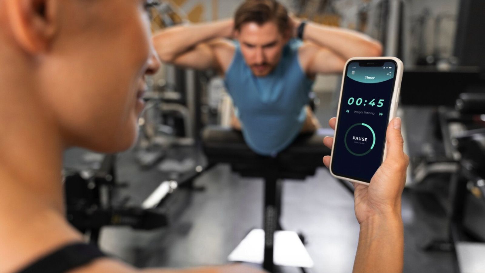 Smart Gym Habit: Olahraga dengan Sensor & AI untuk Tracking Progress