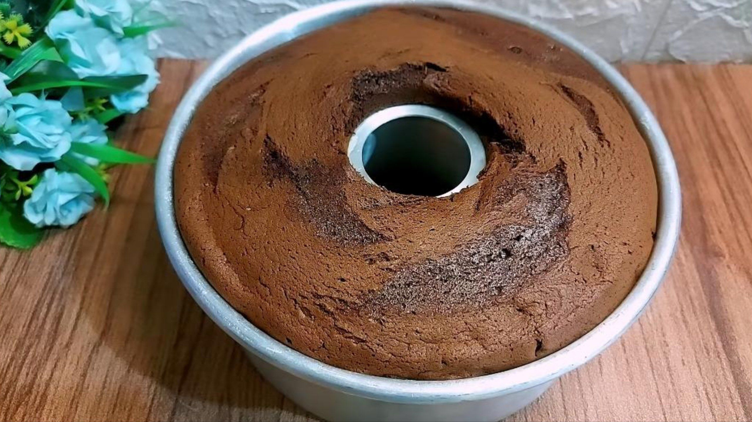 Resep Bolu Basah Cokelat Lumer yang Lembut dan Mudah Dibuat