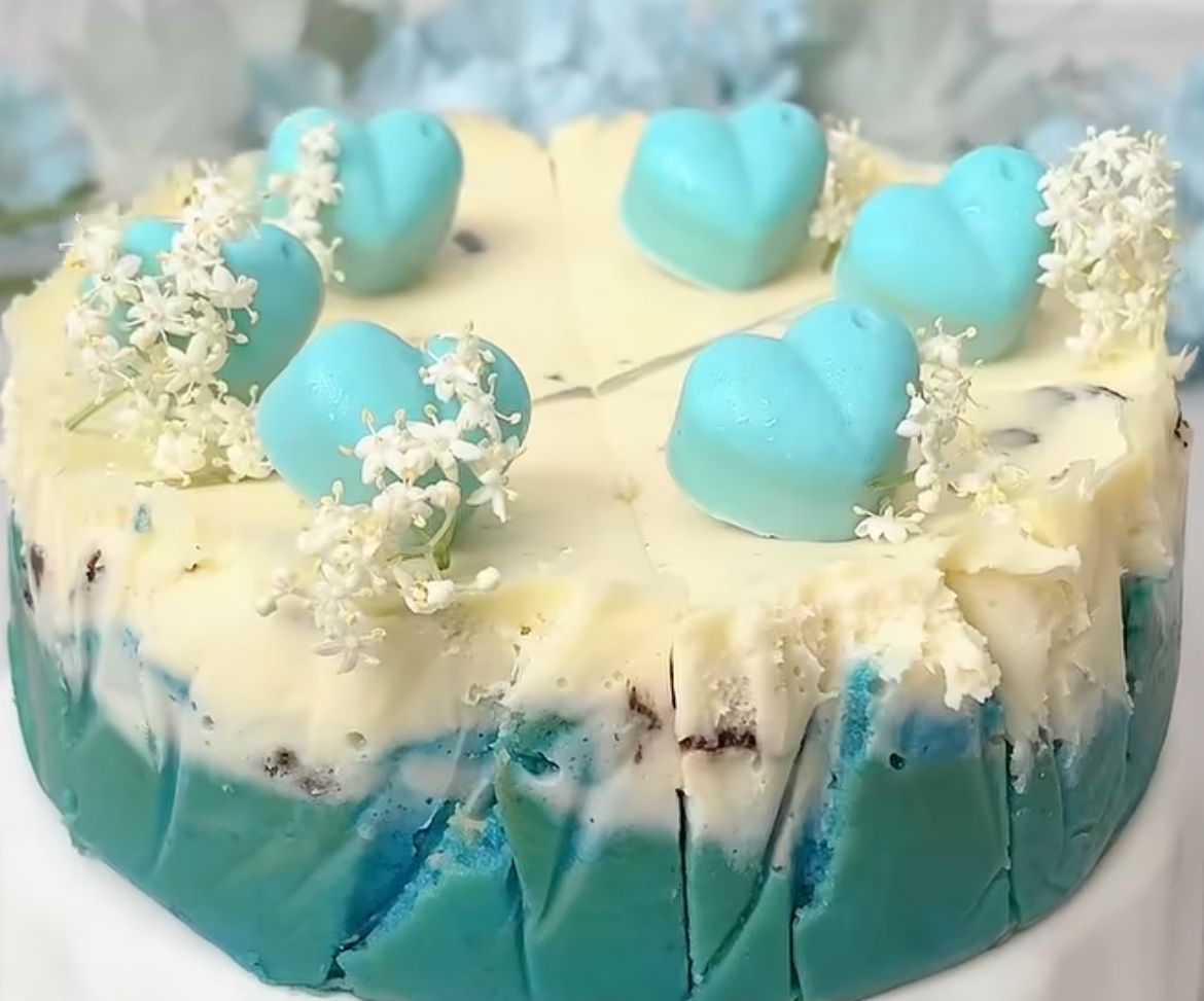 Kue Cantik Anti Gagal: Resep Blue Vanilla Basque yang Lagi ‘Naik Daun’