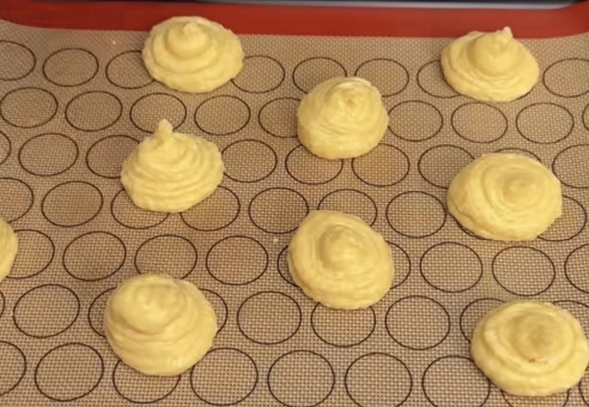 Lembut, Kenyal, Gurih! Ini Resep Mochi Cheese Bread yang Bikin Nagih Banget
