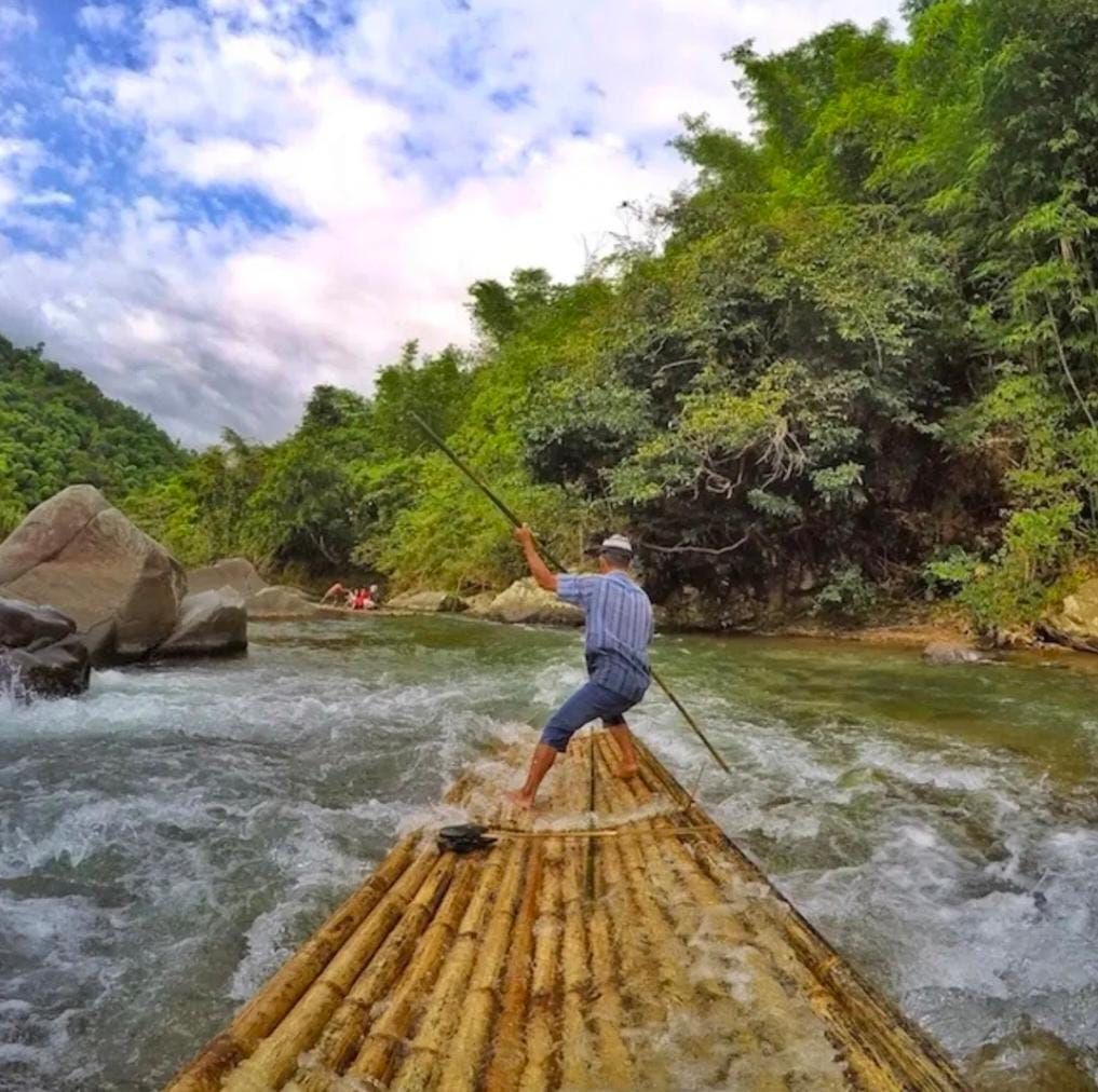 Panduan Lengkap Bamboo Rafting Loksado: Harga Tiket, Rute, dan Tips ...