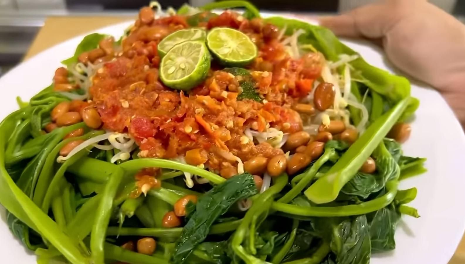 Plecing Kangkung Khas Lombok: Resep Autentik yang Segar dan Pedas