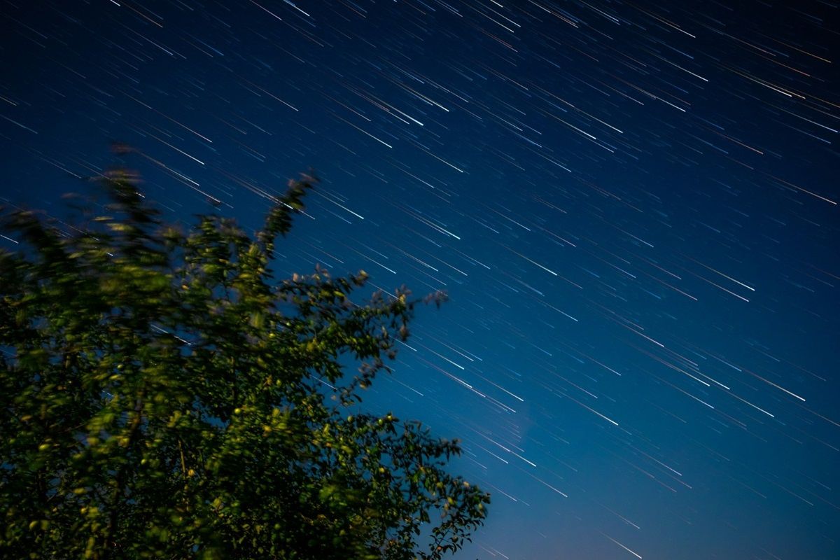 Fenomena Hujan Meteor Lyrid April 2026: Jadwal, Puncak, dan Cara ...