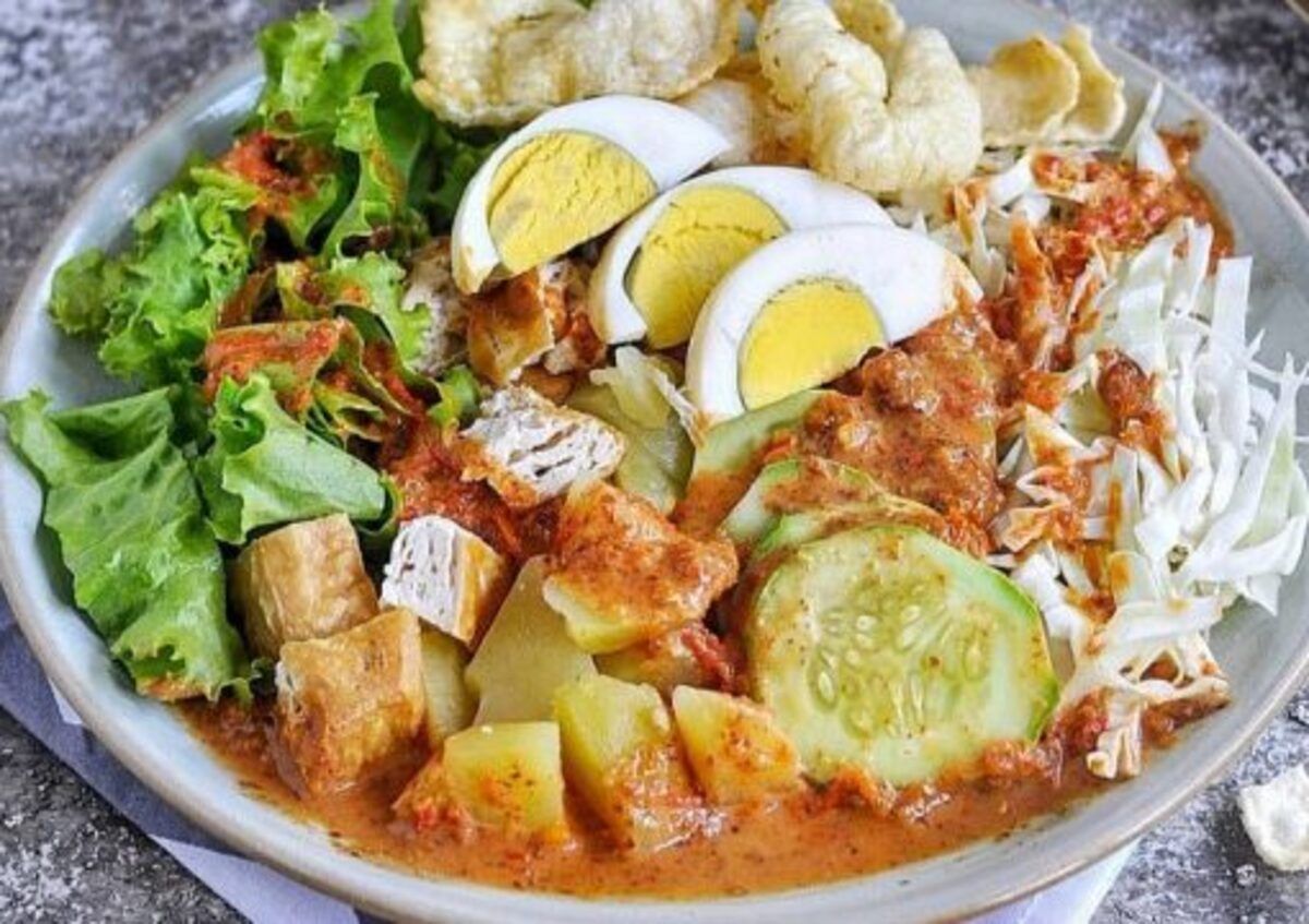 Mengenal Selada Pengantin: Salad Khas Betawi Simbol Keberkahan yang ...