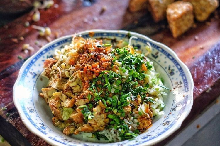 Nasi Lengko Khas Cirebon Bikinan Sendiri, Mantul!