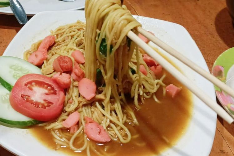Unik! Restoran di Blora Jualan Mie Terbang Bisa Melayang, Makan Cantik ...