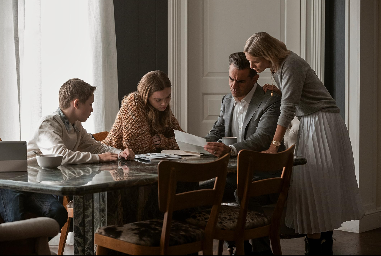 Sinopsis ‘The Watcher’, Serial Misteri Netflix dengan Ending Penuh Teka ...