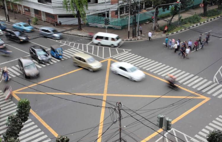 Apa Itu Yellow Box Junction di Jalan Raya? Simak Pengertian dan Kegunaannya