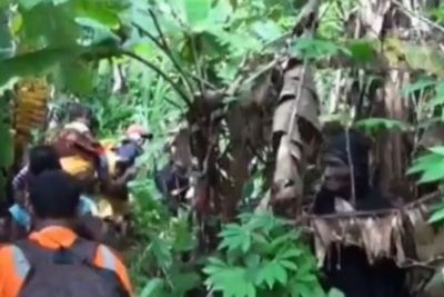 Telusuri Hutan Halmahera, Para Penjelajah Ini Tak Sadar Ada Sosok Misterius
