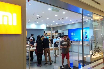69 Persen Orang Indonesia Lebih Suka Beli Smartphone Di Toko Offline