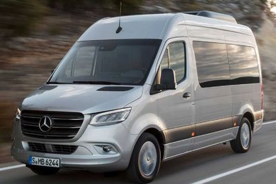 Mercedes-Benz Resmi Luncurkan Van Sprinter Terbaru di Indonesia ...