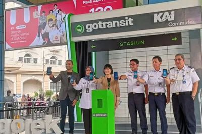 Integrasikan Pelayanan Tiket KRL, KCI-Gojek Luncurkan Aplikasi ‘Go Transit’