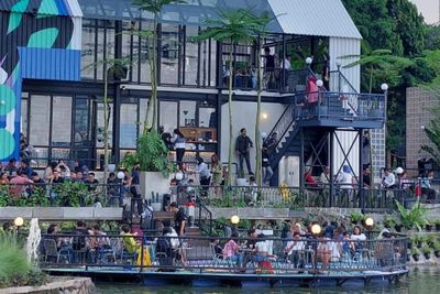 Lagi Viral! Kopi Nako Daur Baur Senayan Park, Tempat Nongkrong di ...