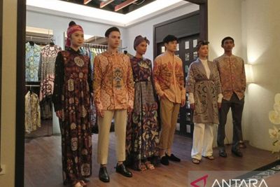 Koleksi Busana Idul Fitri Ini Usung Tema Perairan Mediterania, Maknanya ...