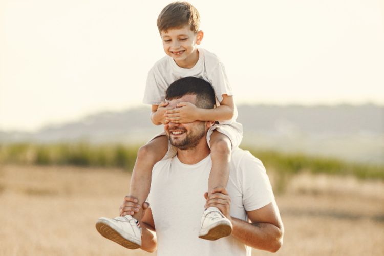 Fenomena Latte Dad di Swedia : Kedekatan Ayah dengan Sang Anak Kontras ...