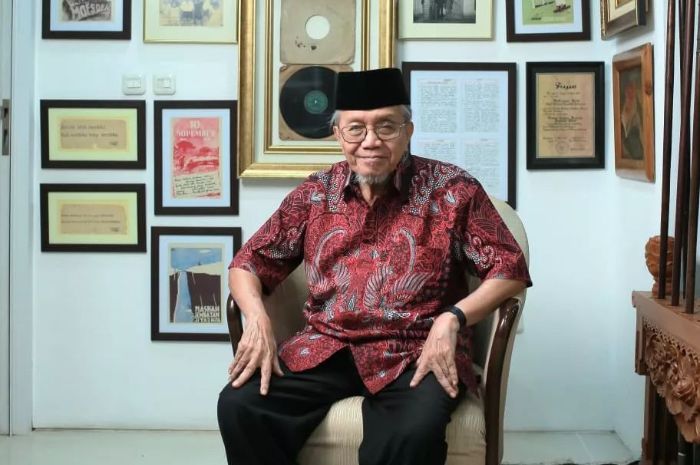 10 Puisi Taufik Ismail: Dari Perjuangan hingga Cinta